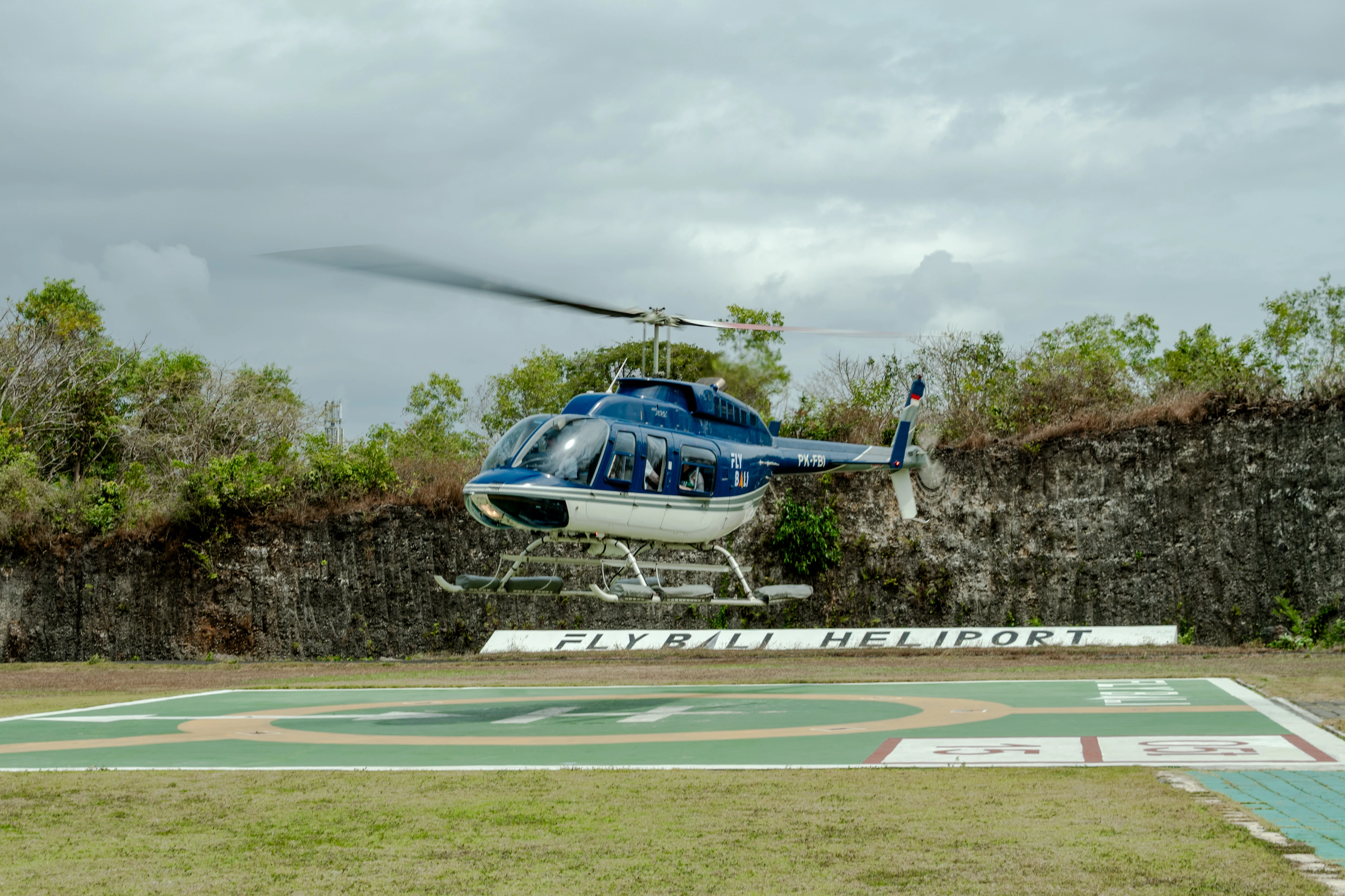 Bell 206L-4